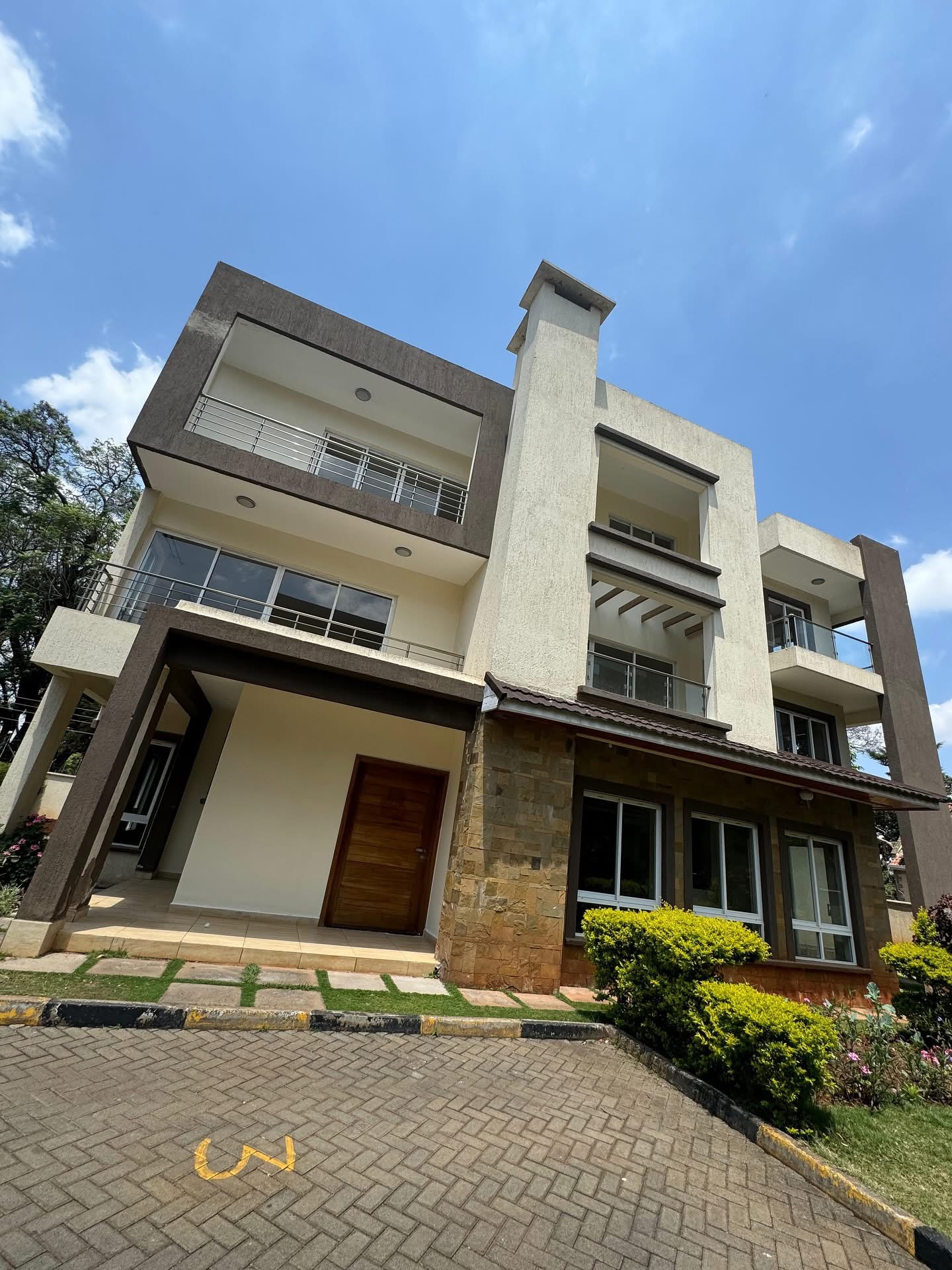 5 Bedroom Townhouse For Sale In Lavington, Ndoto Rd